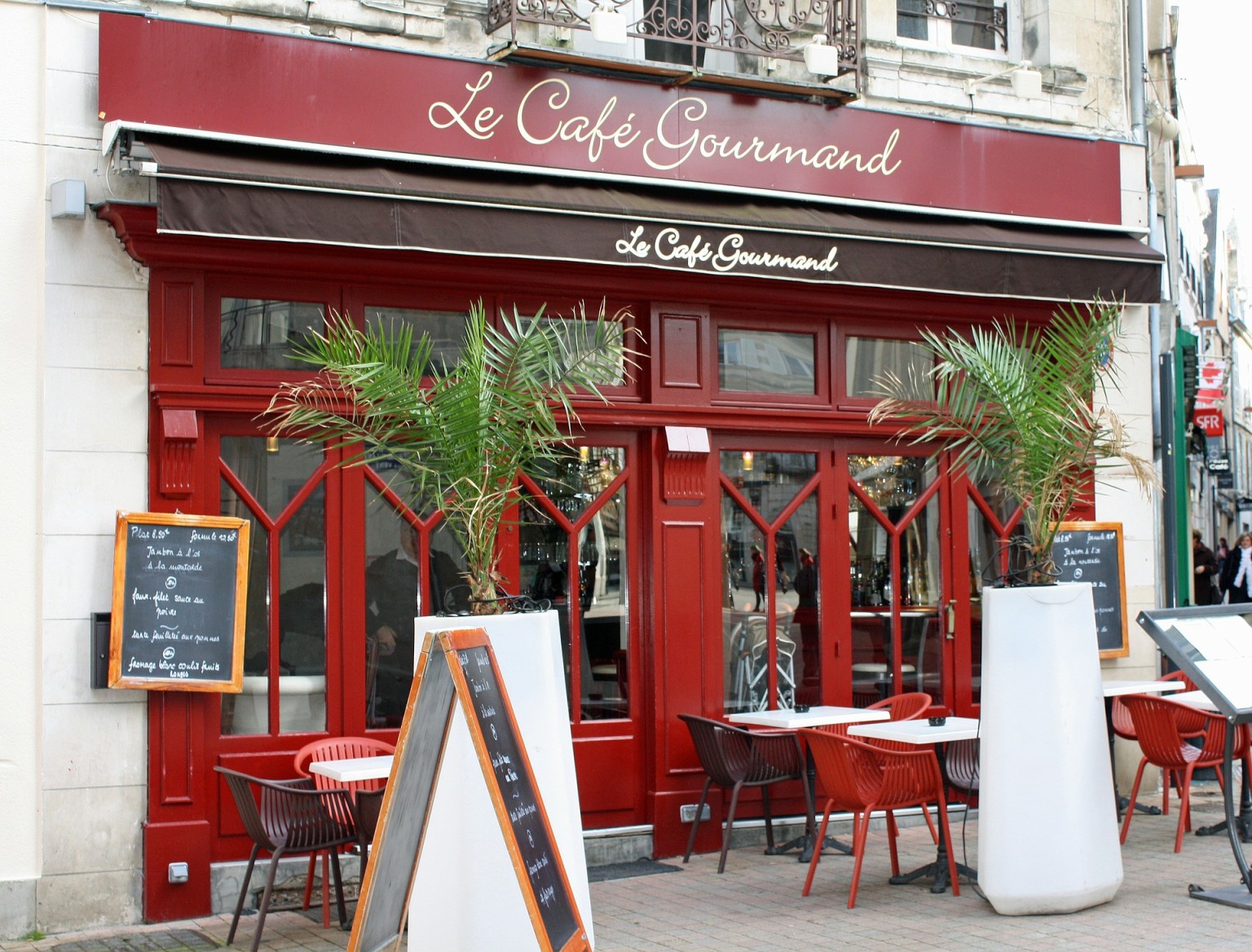 355+ Authentic French Restaurant and Cafe Name Ideas (2022 Update)