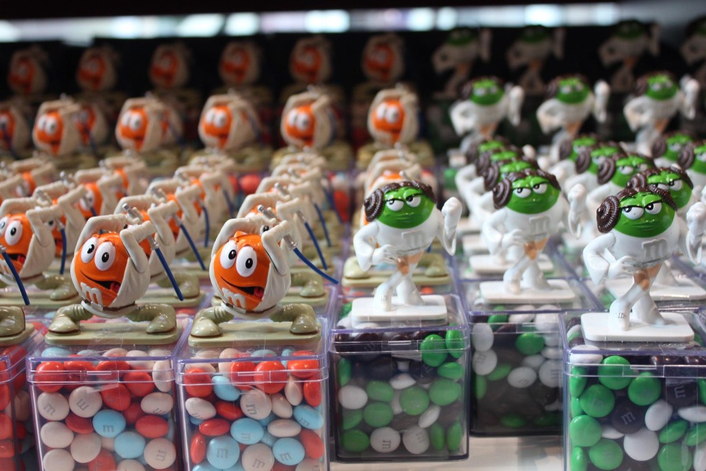 271+ Candy Shop Advertising Slogans and Taglines You'll Love