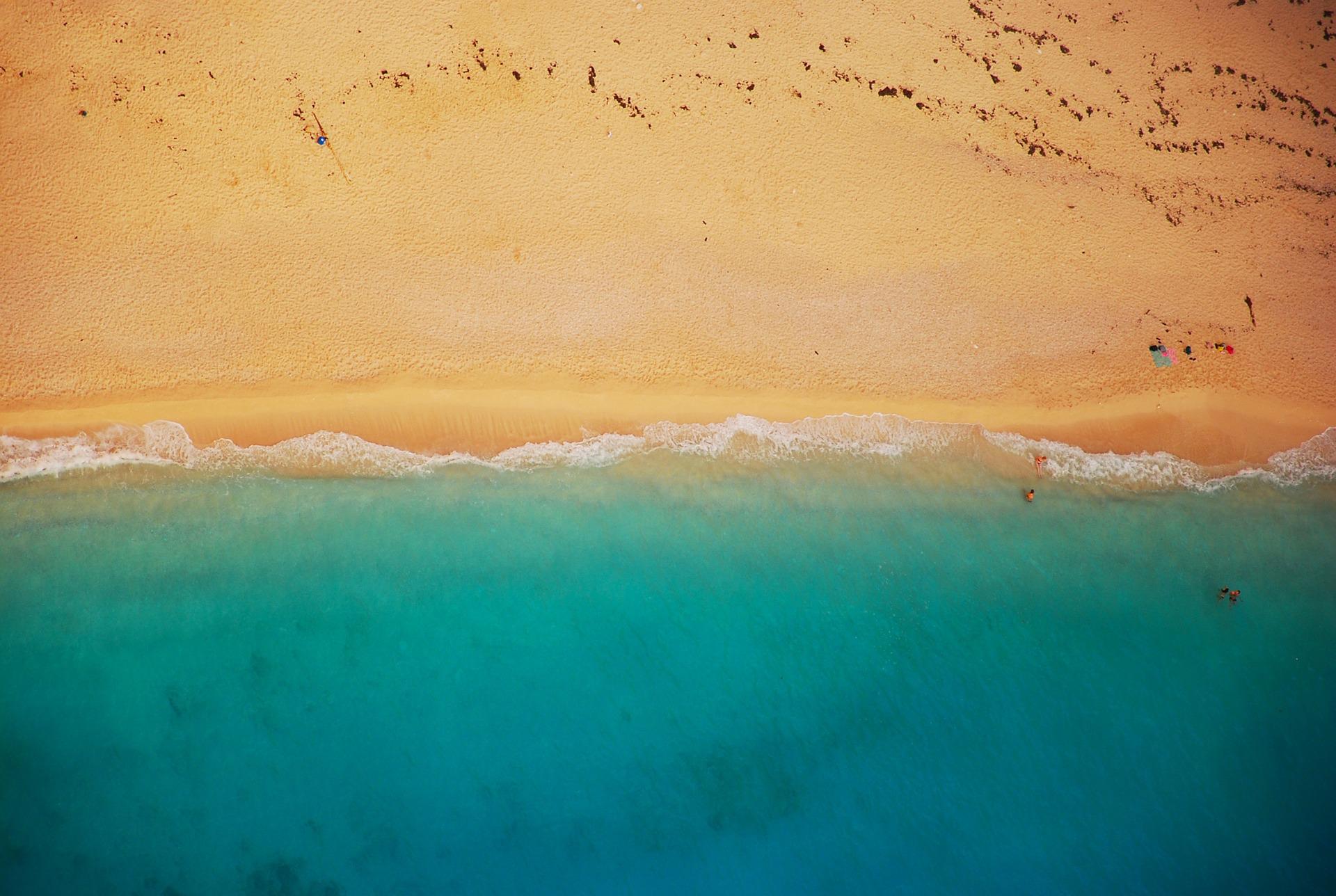 575+ Beachy Business Name Ideas with Warm Summer Vibes