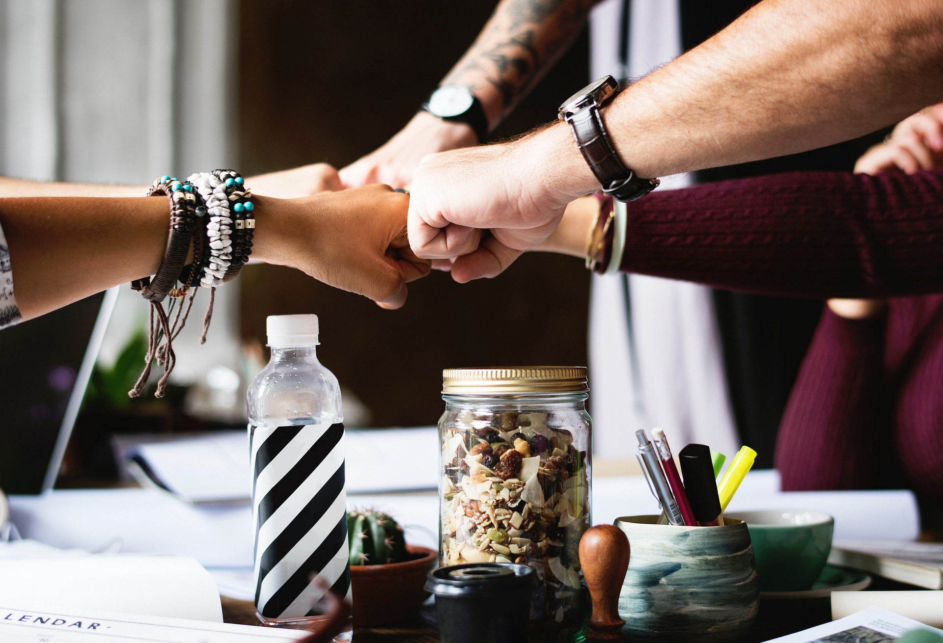 110+ Professional Performance Review Phrases about Teamwork