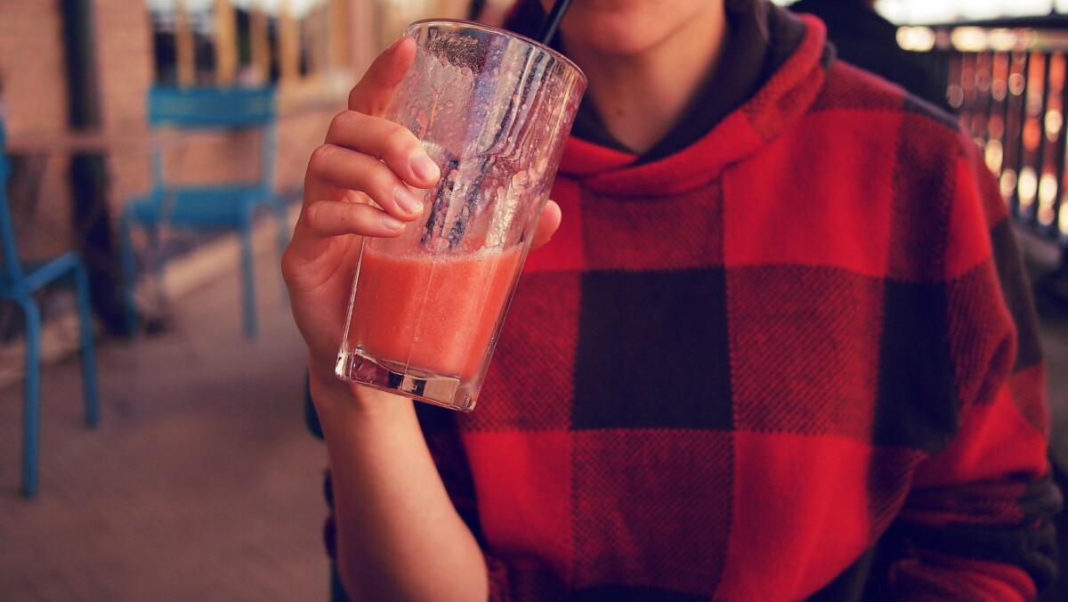 305+ Cool Smoothie Advertising Slogans That Blend Well